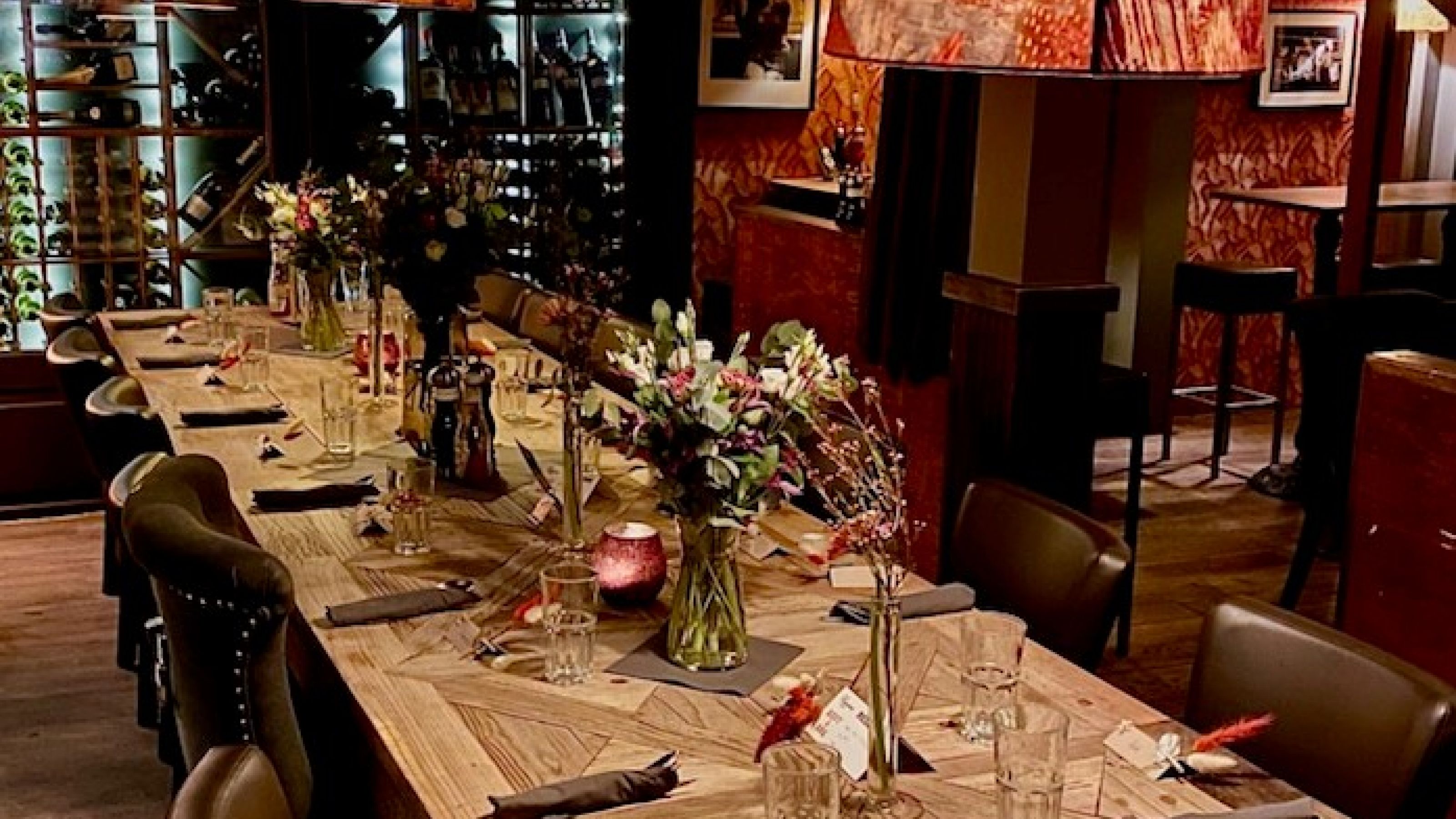 Pigen | Bordbestilling